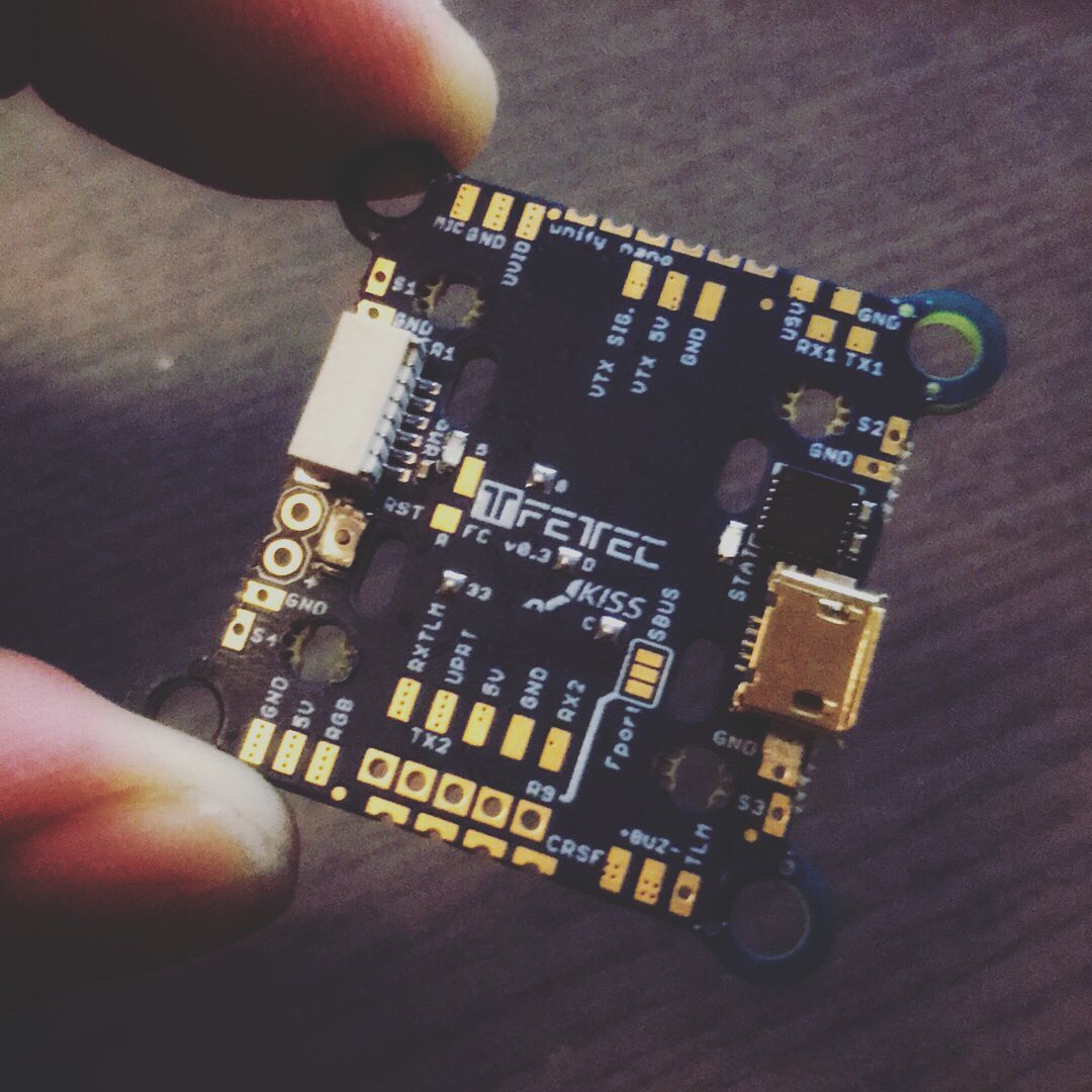 FETtec FC, découvrez tous les détails dévoilés par des photos d'un proto